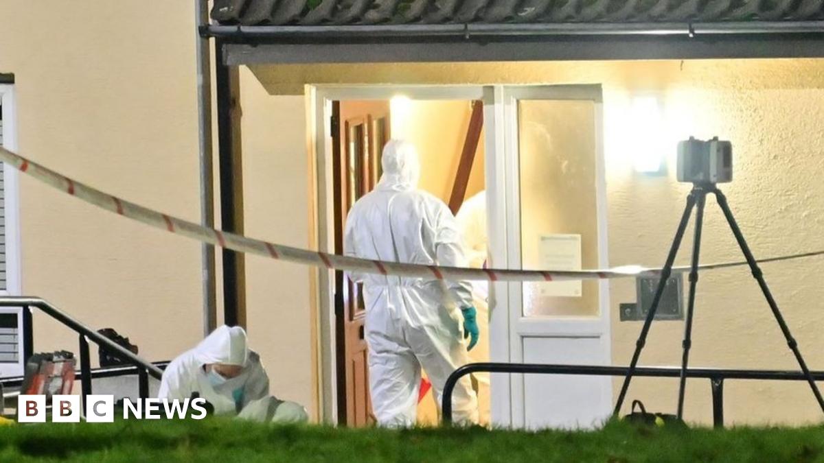 Lurgan: Murder investigation after sudden death on Edward Street - BBC News