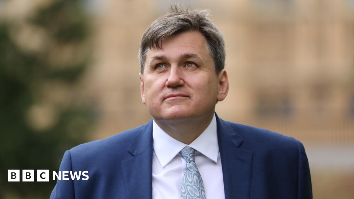 Tory leadership: Malthouse becomes second MP to pull out - BBC News