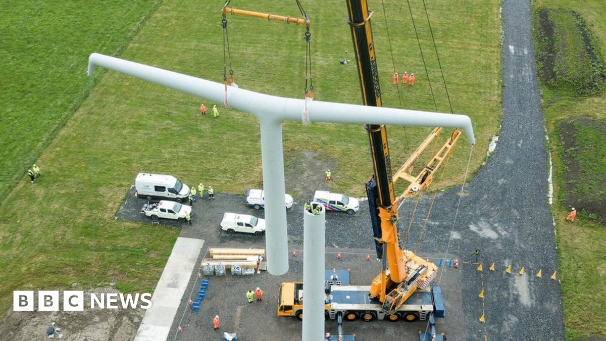 UK gets first new-style pylons in a century - BBC News