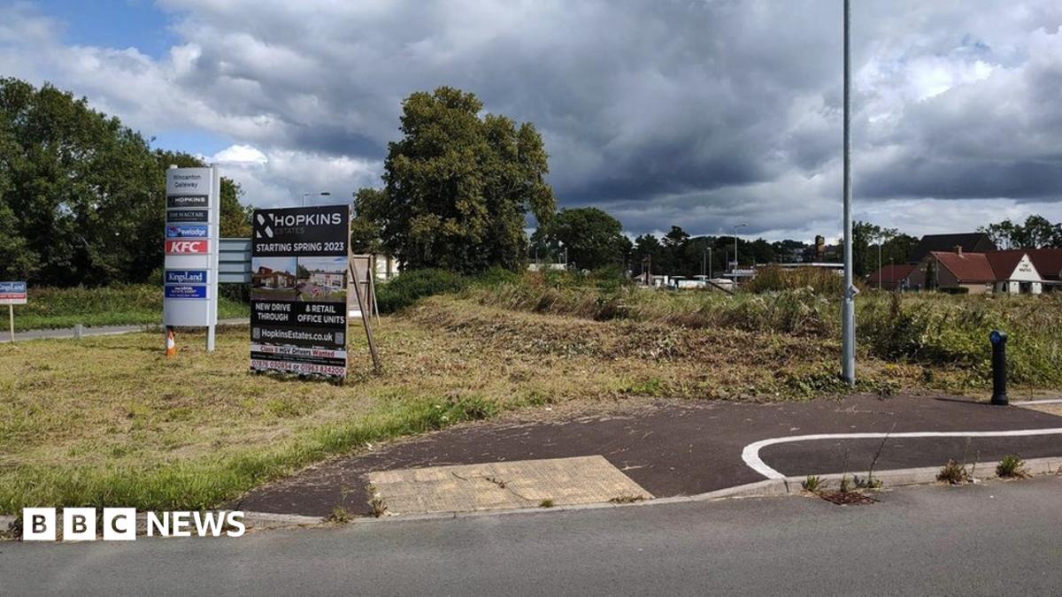 Wincanton: Plans for 80 homes plus businesses approved - BBC News
