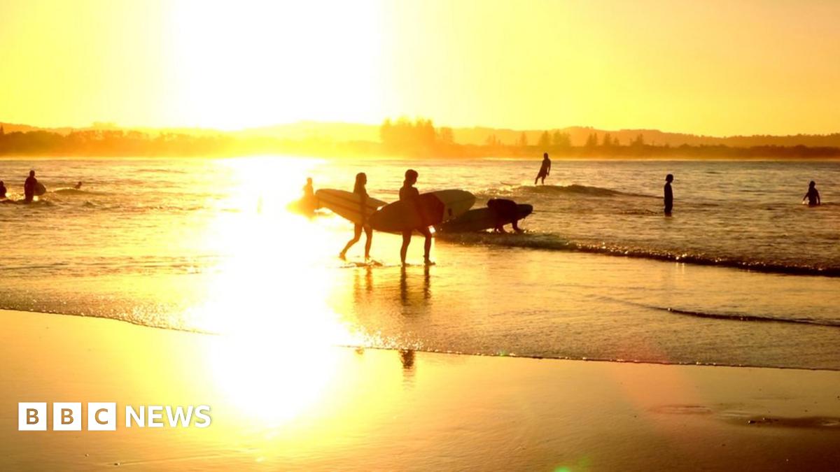Byron Bay: Calls for Netflix boycott over reality show plans - BBC News