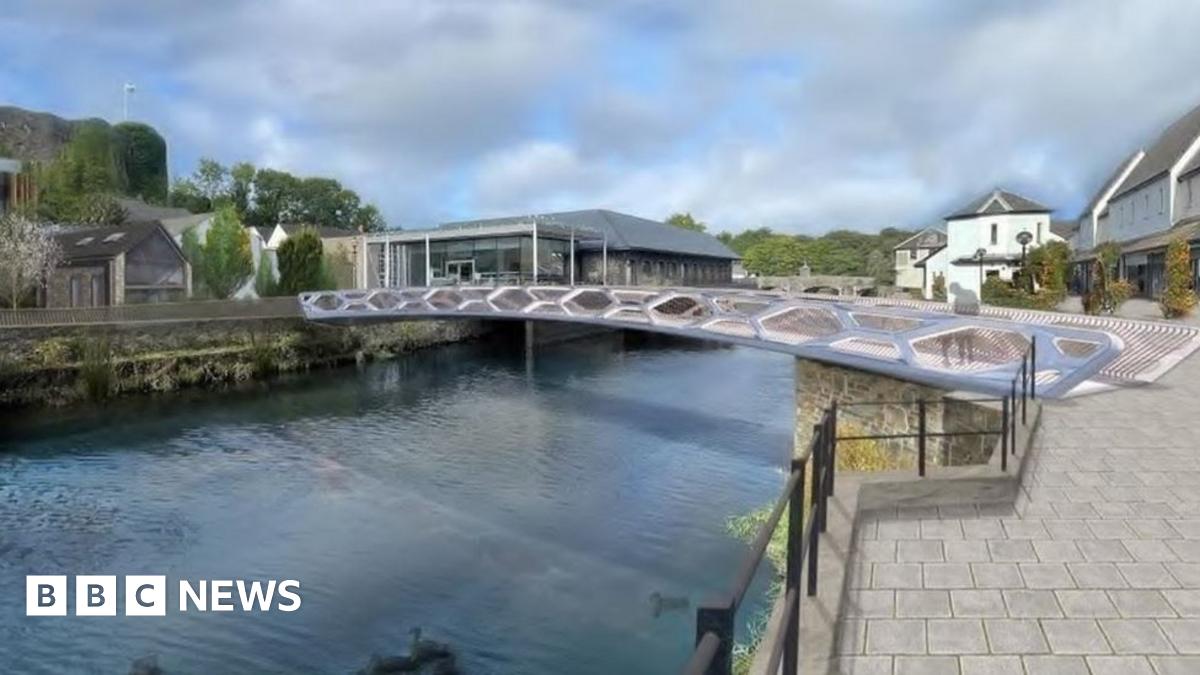 Haverfordwest 'Instagrammable' bridge to go ahead despite cost - BBC News