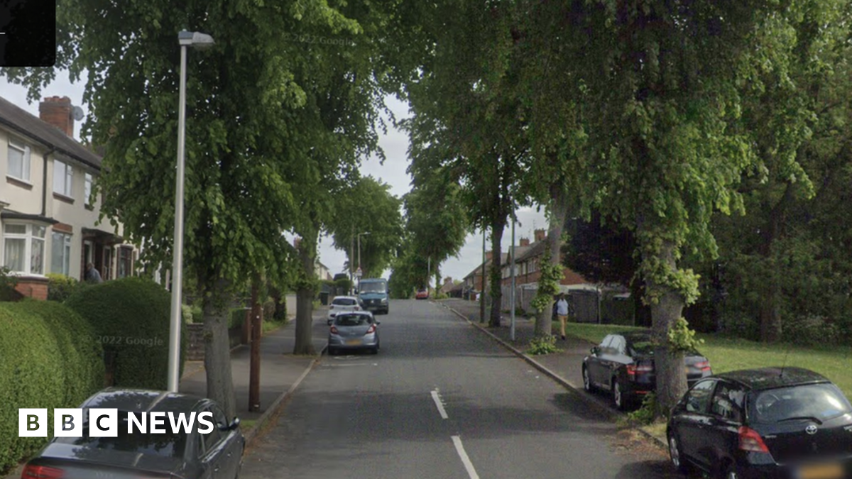 Smethwick: Man injured following Christmas Eve shooting - BBC News