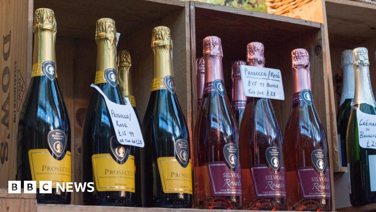 Pint-sized bottles of wine to be sold after Brexit review - BBC News