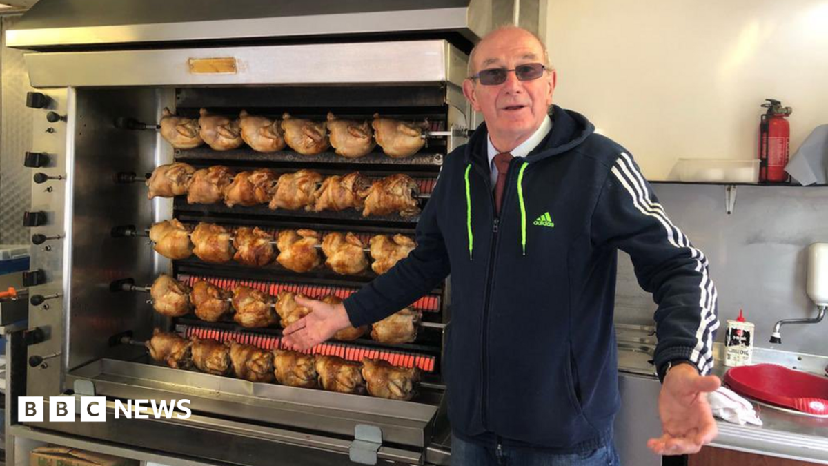 Stoke-on-Trent's chicken man retires after 40 years - BBC News