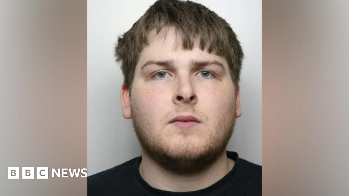 Man jailed for trying to instigate Huddersfield riot - BBC News
