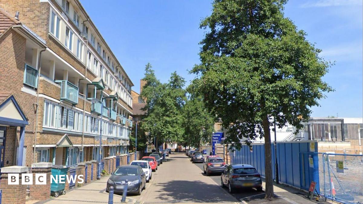 Peckham: Man, 20, dies after shooting - BBC News