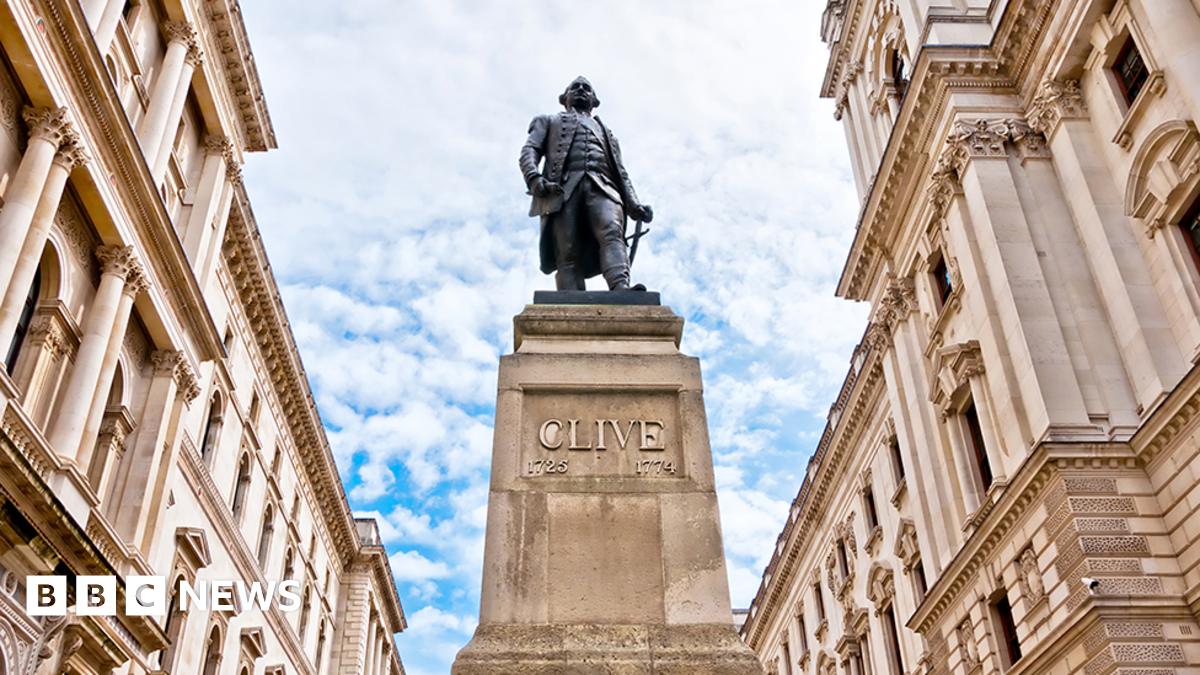 Foreign Office: Former diplomats lead call to replace 'elitist ...