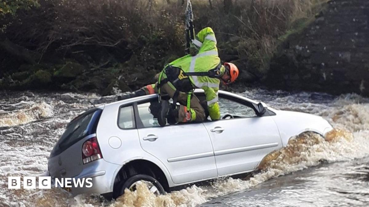Westgate Ford: Person rescued after car gets trapped in water - BBC News