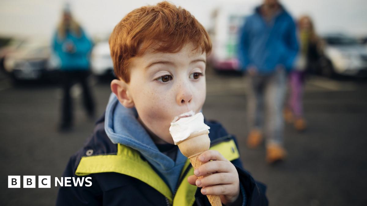 Why the world is becoming more allergic to food - BBC News