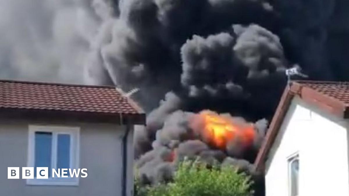 Fire breaks out at Rochdale plastics factory - BBC News