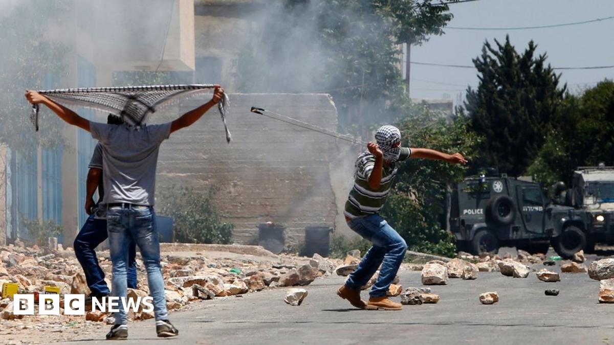 Israel-Palestinians: Blame and bitterness keeping peace at bay - BBC News