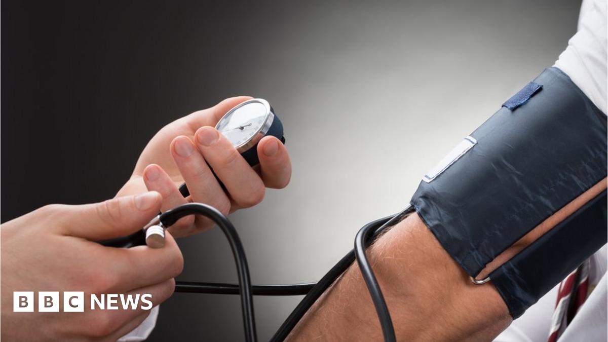 'Dementia link to sudden low blood pressure and dizziness' - BBC News