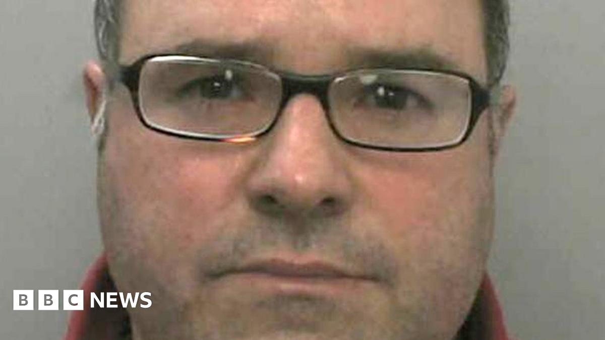 Ex-HBOS banker 'sold his soul for swag' - BBC News