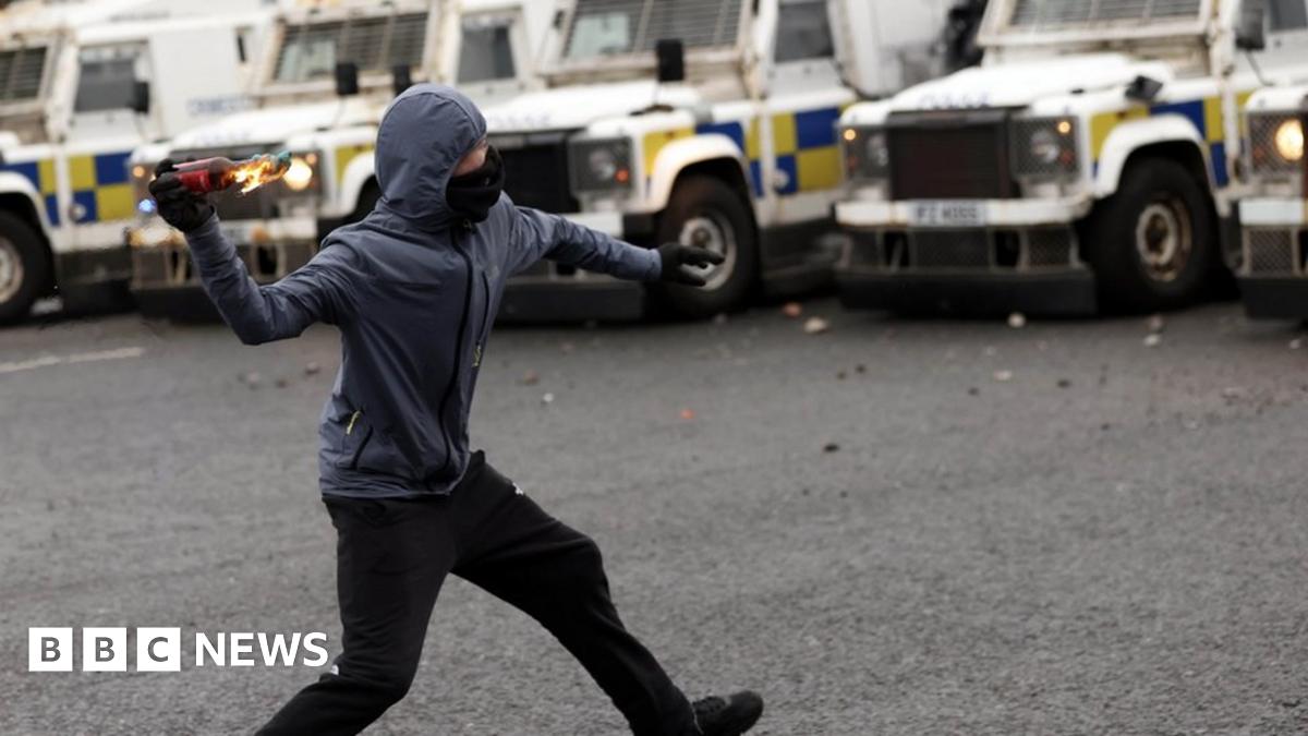 NI riots: Adult influence in disorder 'amounts to child abuse' - BBC News