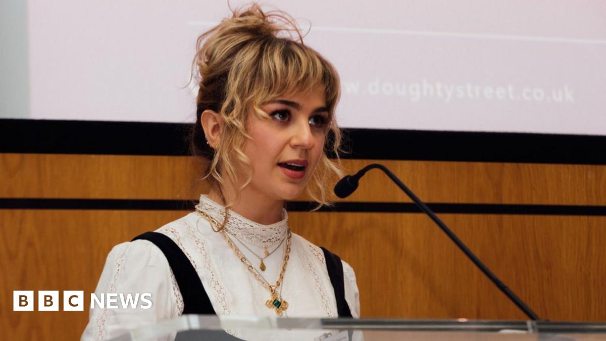 Des O'Connor's daughter loses case against Met Police - BBC News