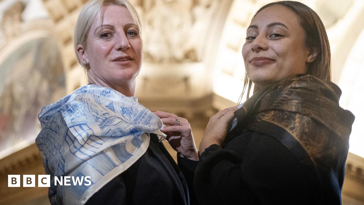 Old Bailey sells silk scarves as first merchandise - BBC News