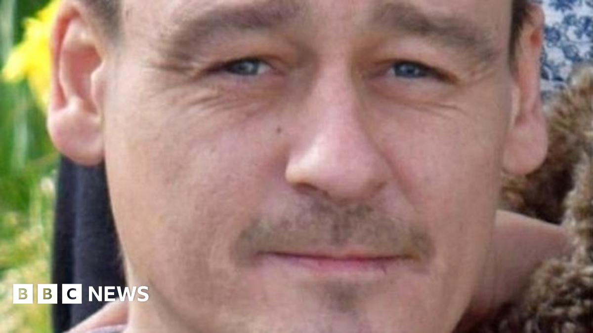 Body of Sam Comber recovered from River Foyle - BBC News