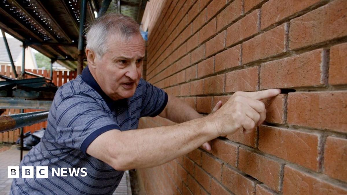 New homes 'crumbling due to weak mortar' - BBC News