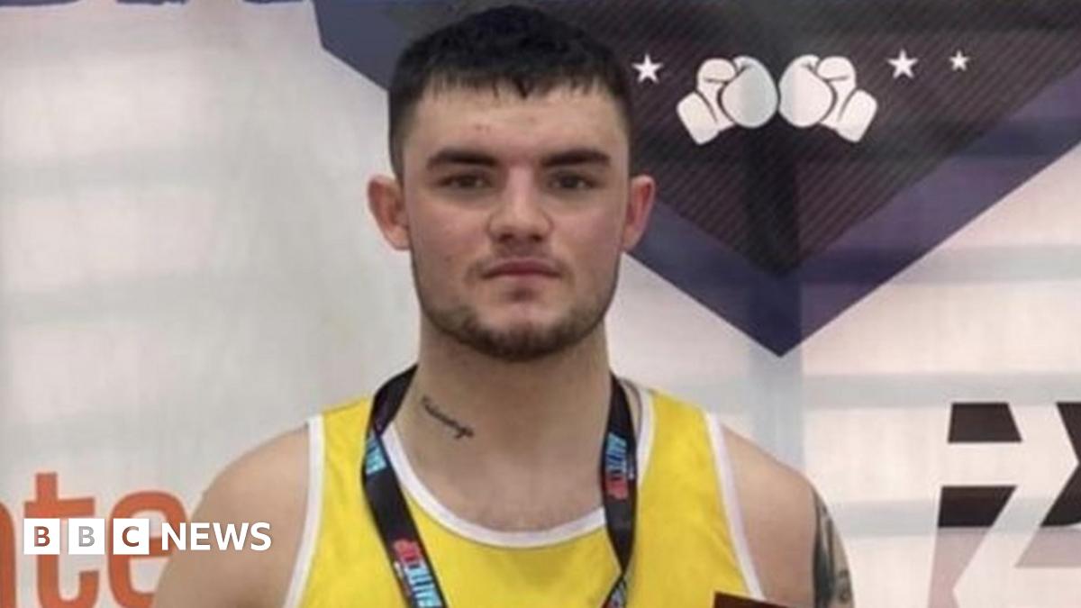 'Uniquely' talented amateur GB boxer dies aged 19 - BBC News