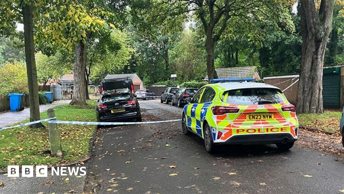 Man found responsible for crossbow attack on Hull house - BBC News