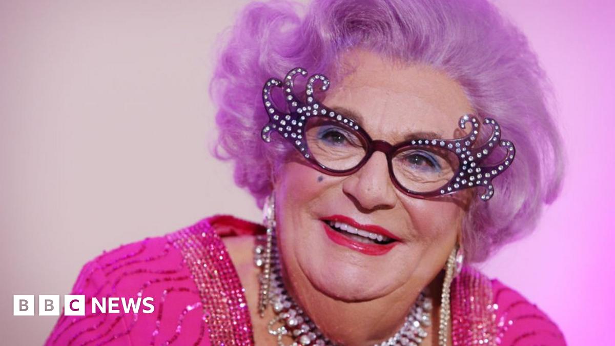 Barry Humphries: Entertainer's life celebrated at Sydney Opera House ...
