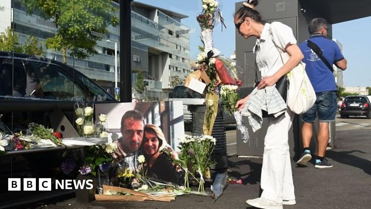 Two jailed for killing French bus driver over Covid mask rule - BBC News