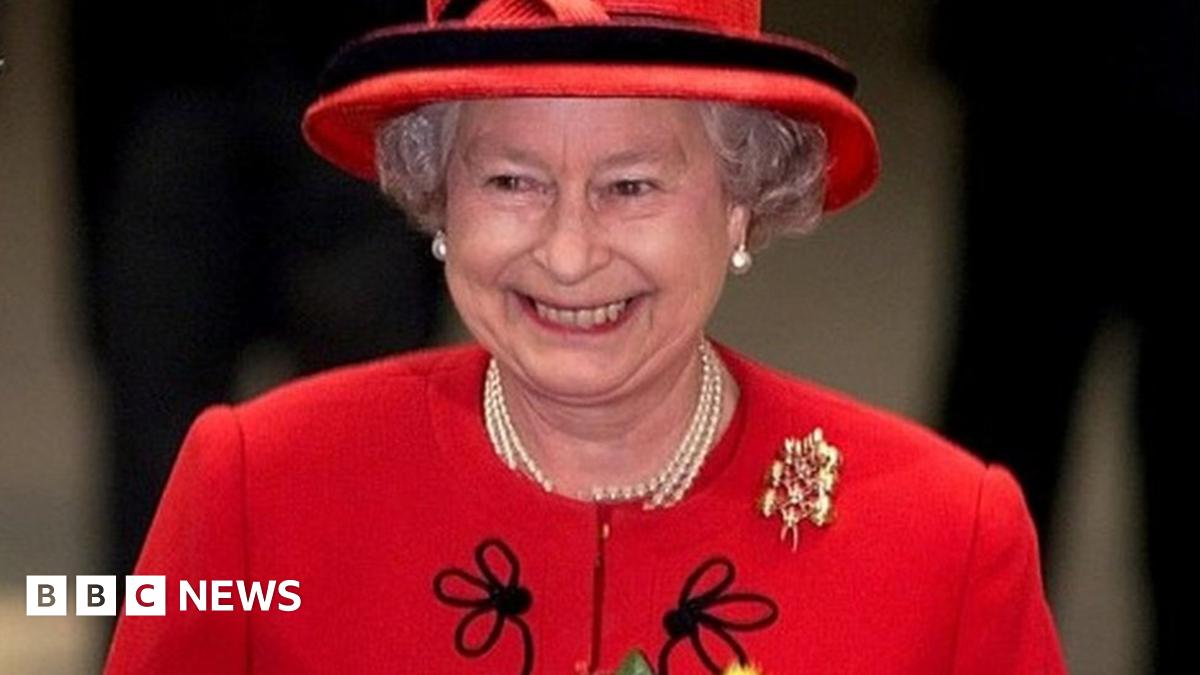 Queen Elizabeth II: Dressmaker 'so lucky' to land dream job - BBC News