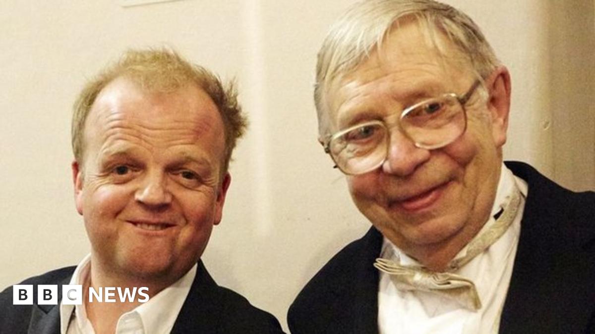 The Marvellous Neil Baldwin is back to make us feel better - BBC News