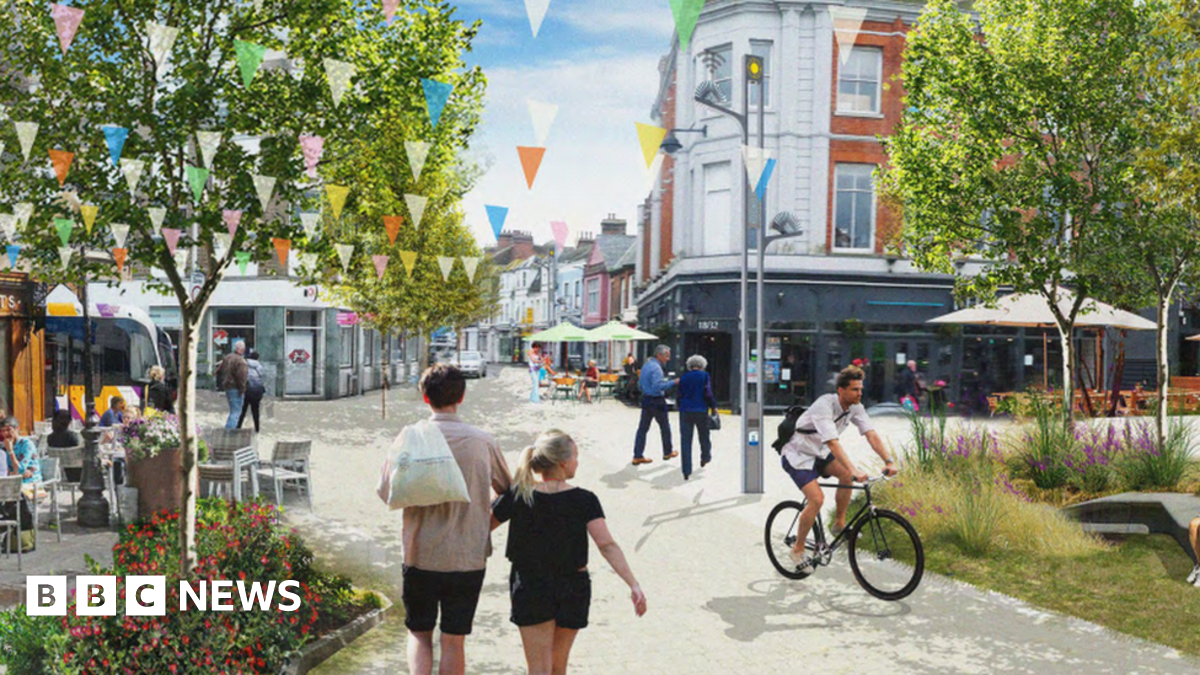 'Ambitious' plan to regenerate Lowestoft unveiled - BBC News