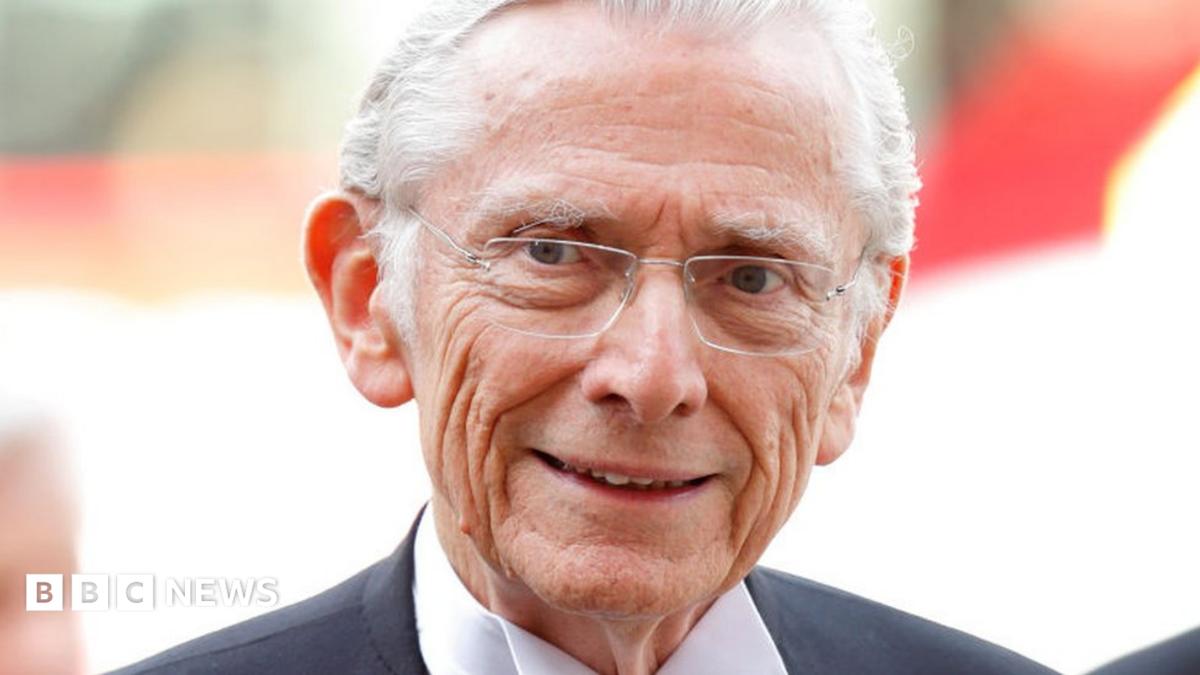 Lord Speaker urges 'restraint' in giving peerages - BBC News