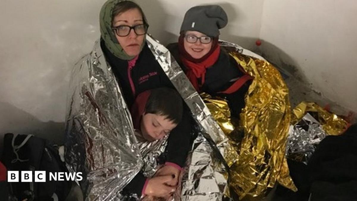 Cardiff family stranded as Spanish volcano cable car breaks - BBC News