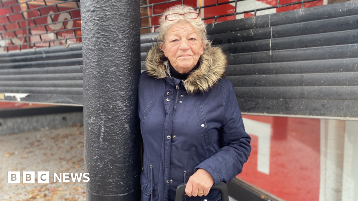 Scrapped HS2 line: 'Crewe has been forgotten' - BBC News