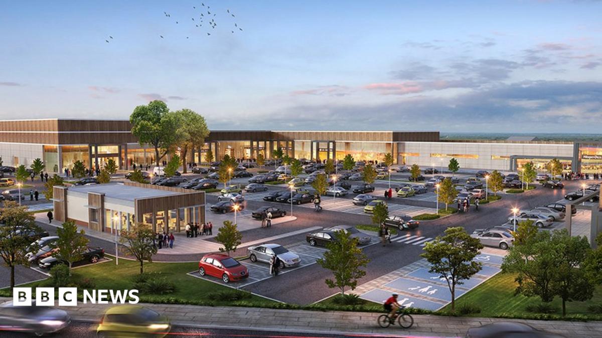 New retail park in Daventry given planning permission - BBC News