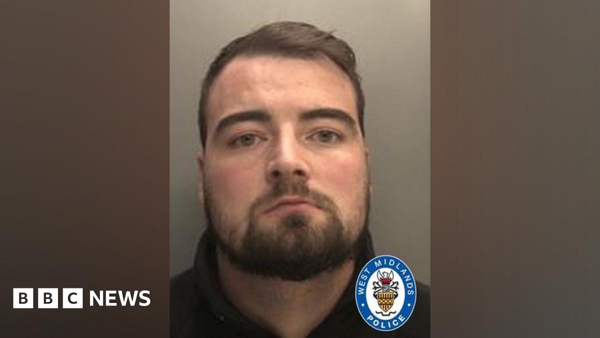 Police officer filmed men in toilets and showers - BBC News