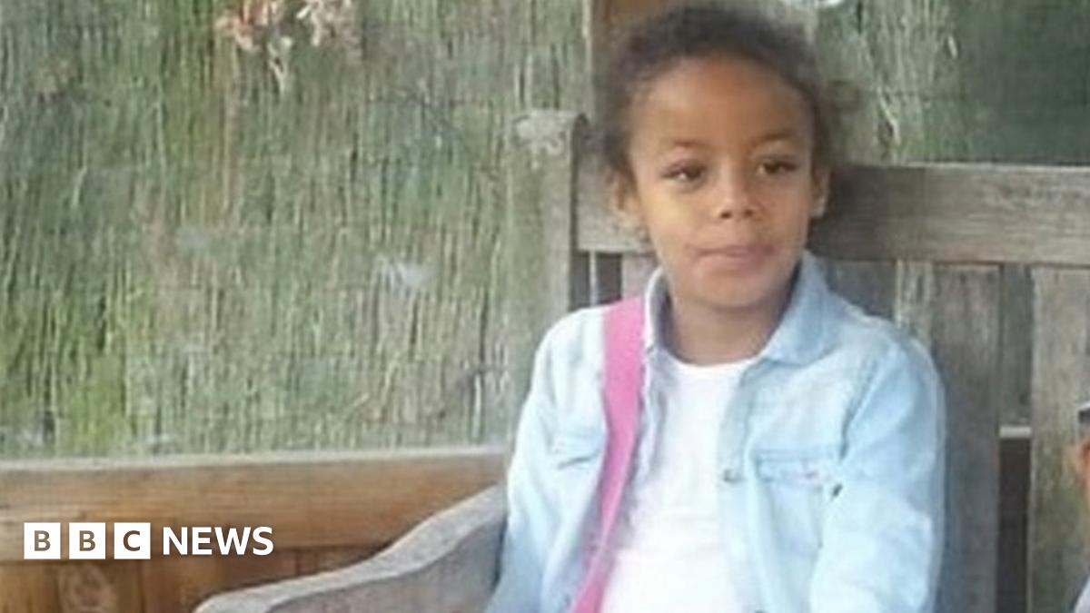 Shanay Walker: Cruelty death head banned from teaching - BBC News