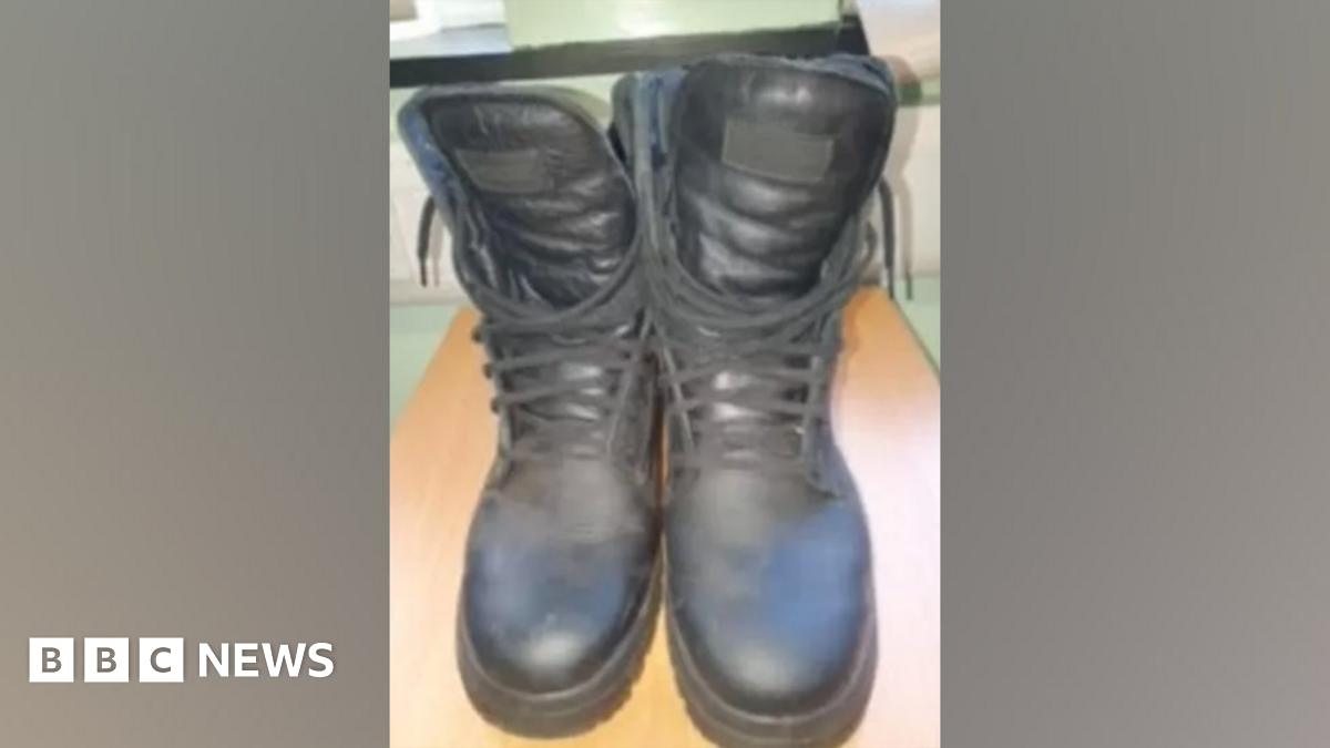 West Midlands Police boots 'destroy' officers' feet - BBC News
