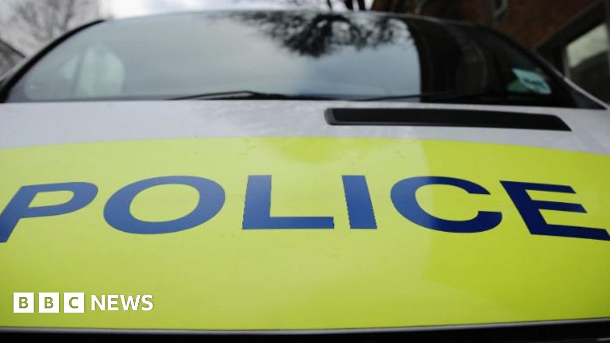 Sgt Stephen Chilton used 'excessive force' on youth in custody - BBC News