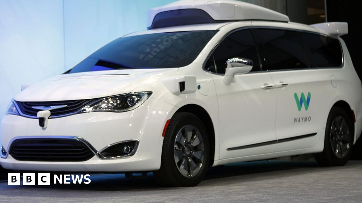 Google's driverless cars make progress - BBC News