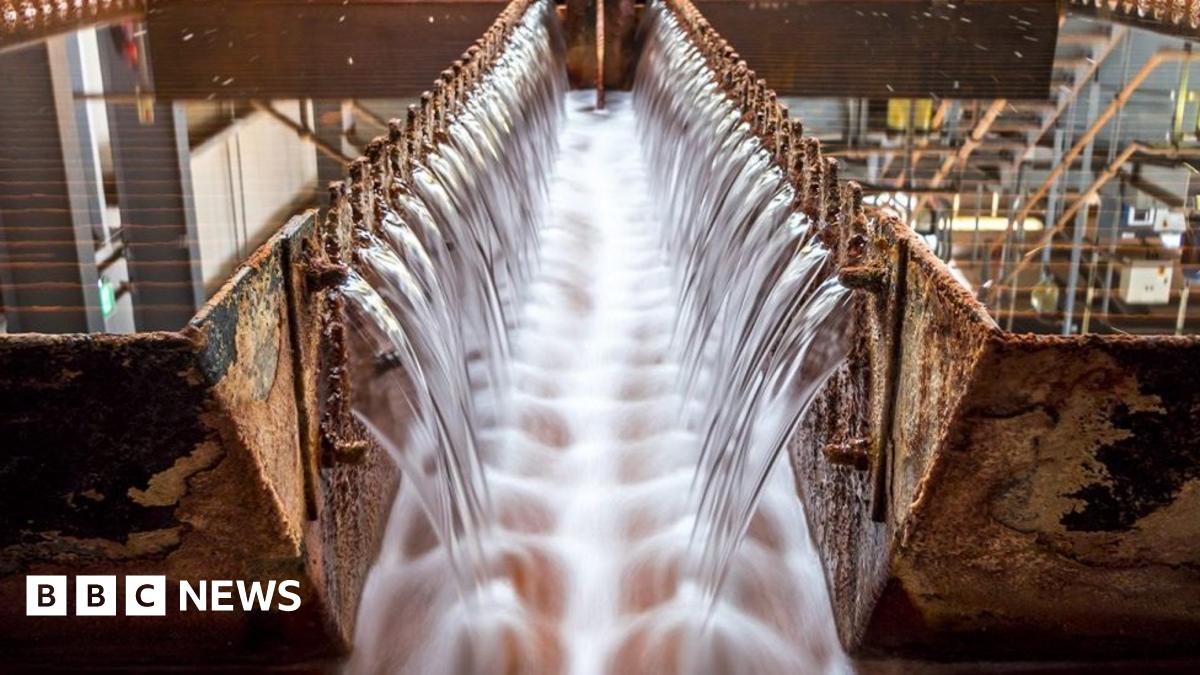 Homes to be heated by warm water from flooded mines - BBC News