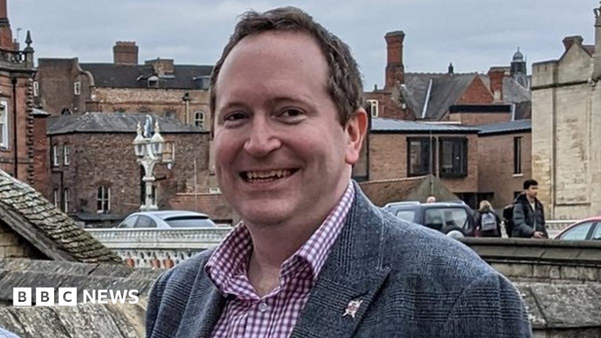 York council leader Keith Aspden to stand down in May - BBC News
