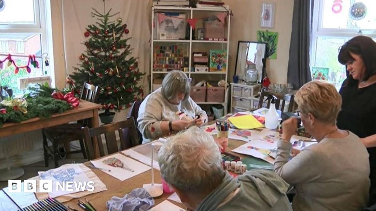 Caverswall arts hub helps to tackle loneliness - BBC News