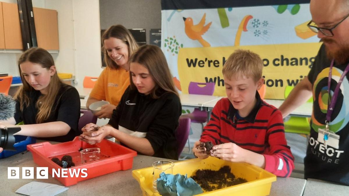 Olympic medallist schools Devon pupils on climate - BBC News