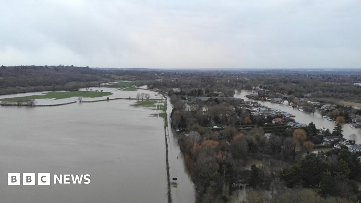 Windsor and Maidenhead: Tankers draw groundwater from flood-hit areas ...