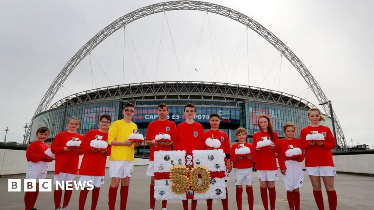 Cancer fundraiser Jonjo Heuerman, 14, walks to Wembley - BBC News