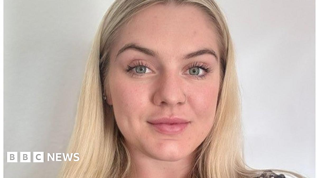 Post Office scandal victims' children seek compensation - BBC News