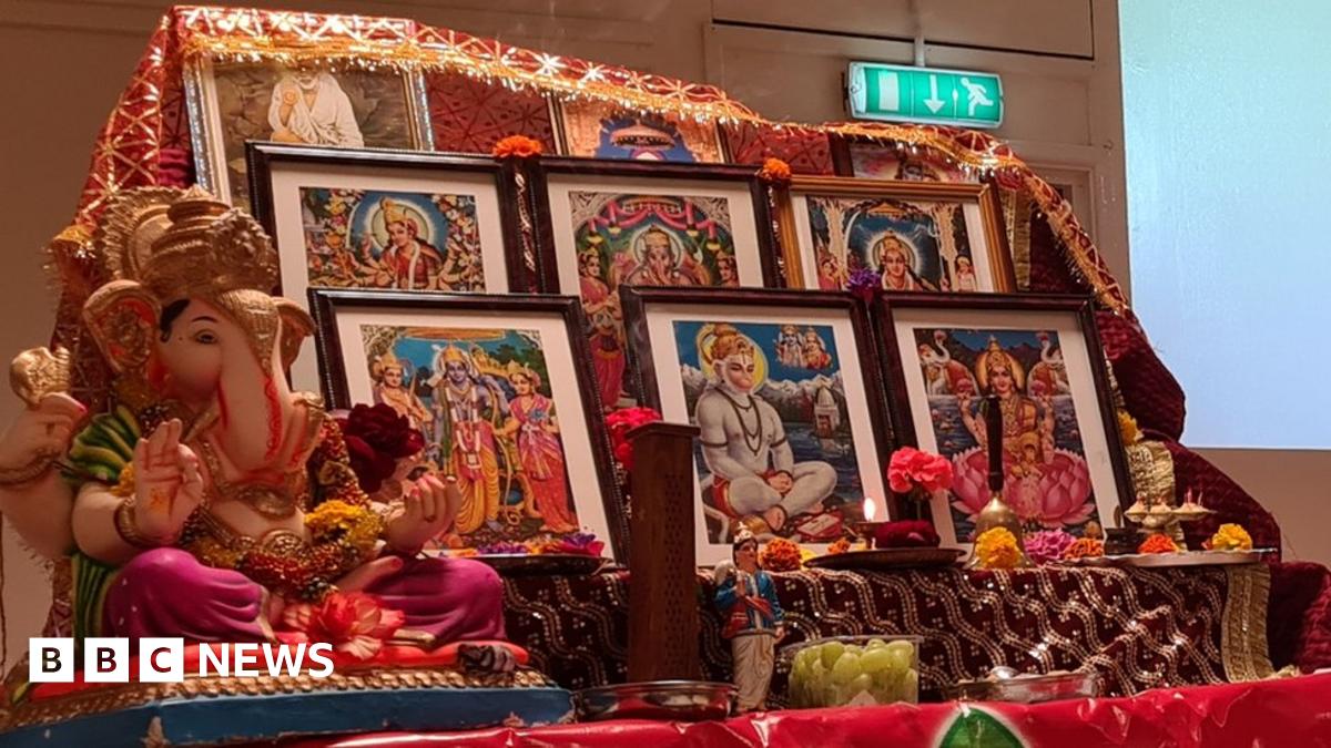 Exeter Hindu Centre holds Puja for Queen - BBC News