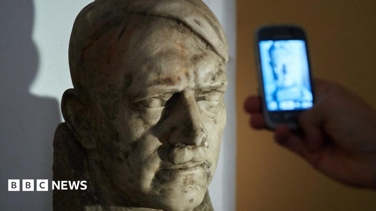Poland: Marble Hitler head unearthed in Gdansk - BBC News