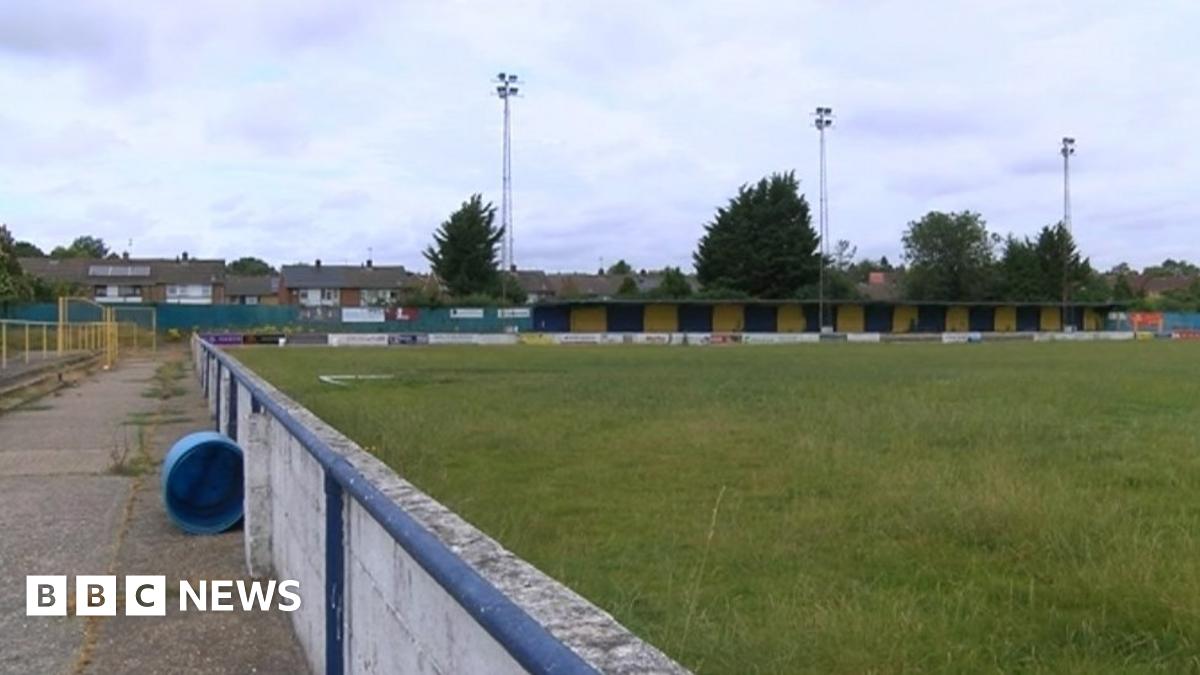 Basingstoke: No community group interest in Camrose stadium site - BBC News