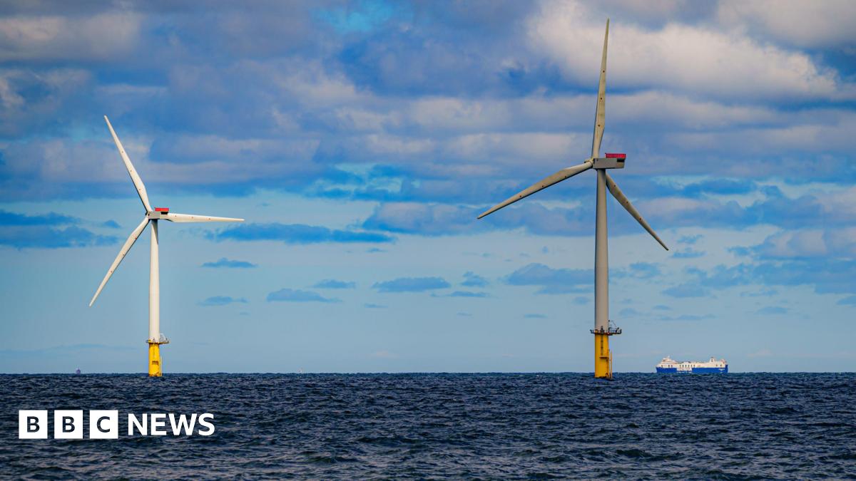 Guernsey offshore wind farm needs 100 turbines, energy boss says - BBC News